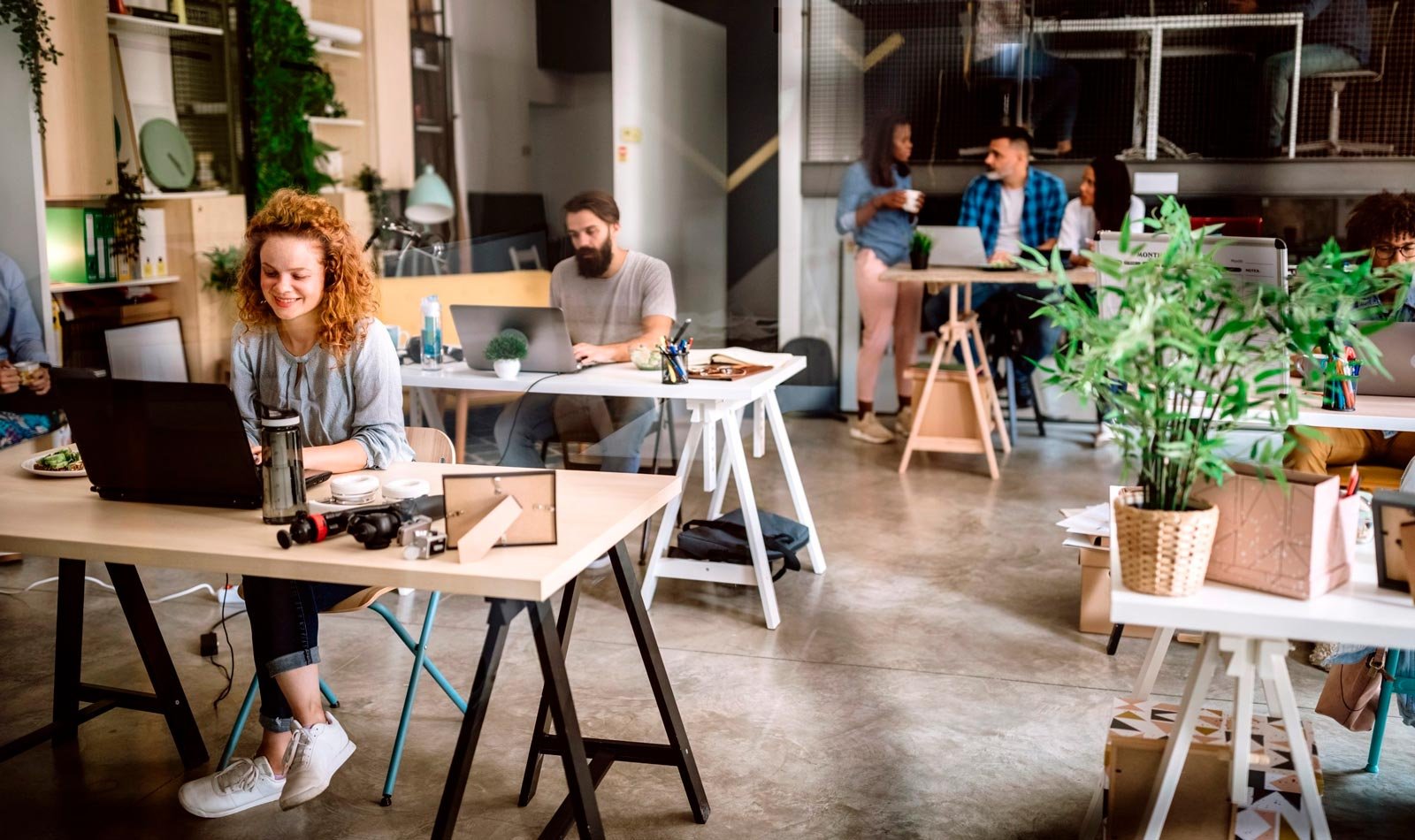 ¿Qué es el trabajo híbrido? Analizamos este modelo laboral